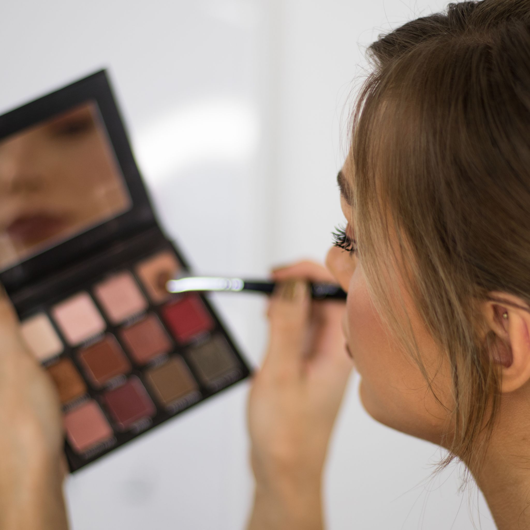 Monochromatic Makeup: Mauve Tones